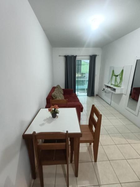 Apartamento Simples Com Vista Para A Praça - Santo Amaro da Imperatriz