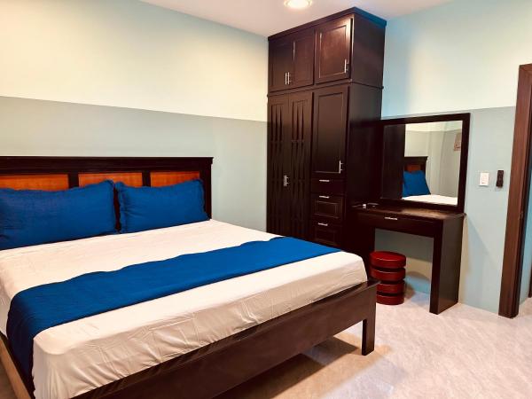 Hotel Sea Queen Suite & Golf Cart Rental - Belize