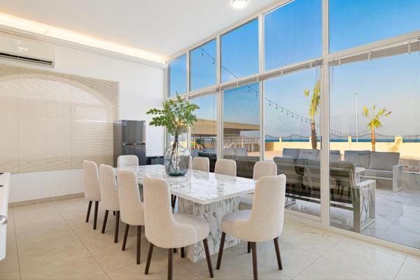 Best Chalet 4 Bhk For Group Gatherings With Beach Access And Private Pool - Fujairah