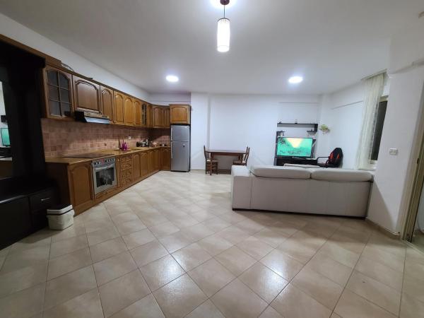 Beachfront - 2 Min Walk - Free Parking - Superhost - Albania