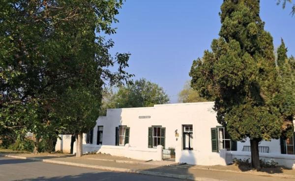 Cypress Cottage - The Old House At River Bend - Graaff-Reinet