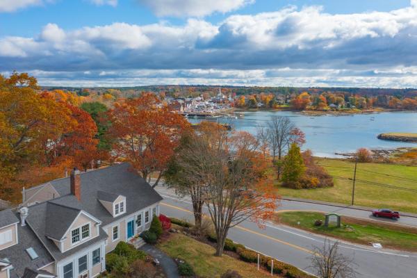The Manor Bed And Breakfast - Maine