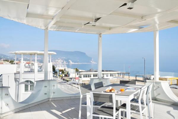 Onira Luxury Rooftop Ombrellone Incluso Seconda Fila Beach Club - Loreto