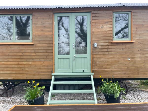 Cosy Shepherd Huts Near Newborough Forest Anglesey - Anglesey