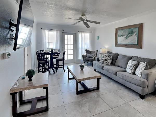 Victorian 8201 - Galveston, TX