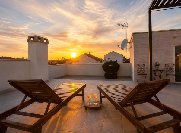 Casa Bianca Family Apartment Near Sandy Beach With Parking And Rooftop Experience - Kroatien