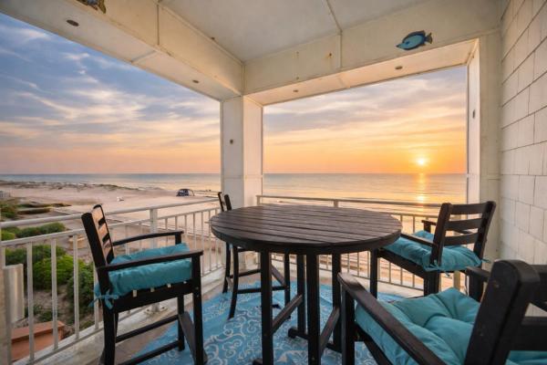 New Oceanfront Pool Boat Surf Swim - Virginia Beach, VA