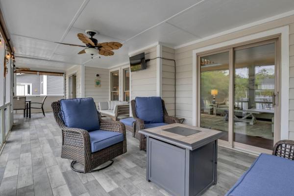 Heelin By The Sea By Oak Island Accommodations - Oak Island, NC