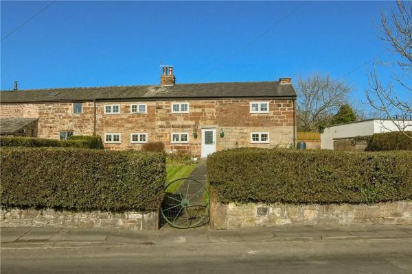 The Old Farmhouse - Sleeps Up To 14 - Wirral