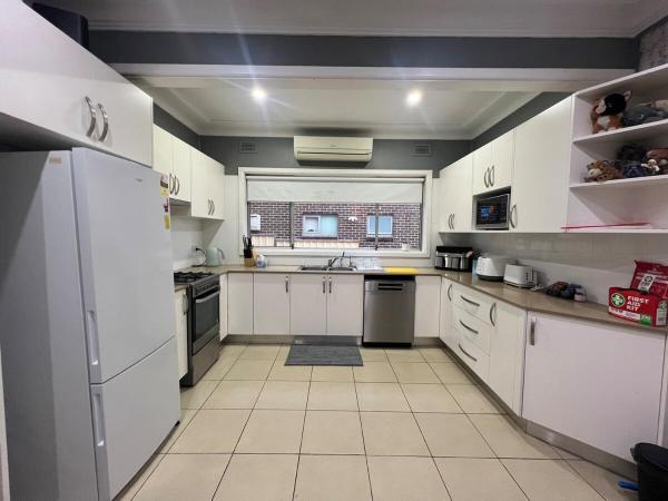 Comfortable 3br Near Parramatta Parking Ac - Sídney