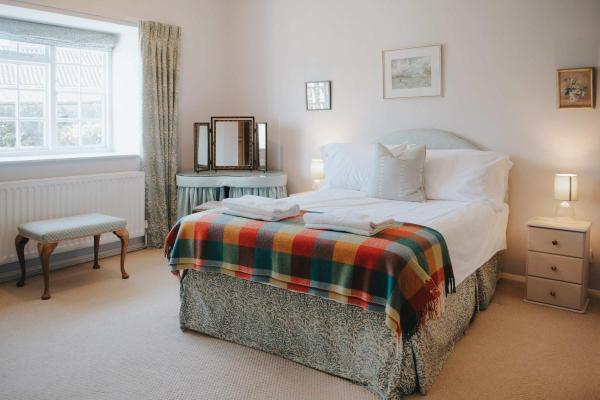 Traditional 3-bed Cottage Near Richmond By Mcpi Hosting, Ideal For Families & Groups - Catterick