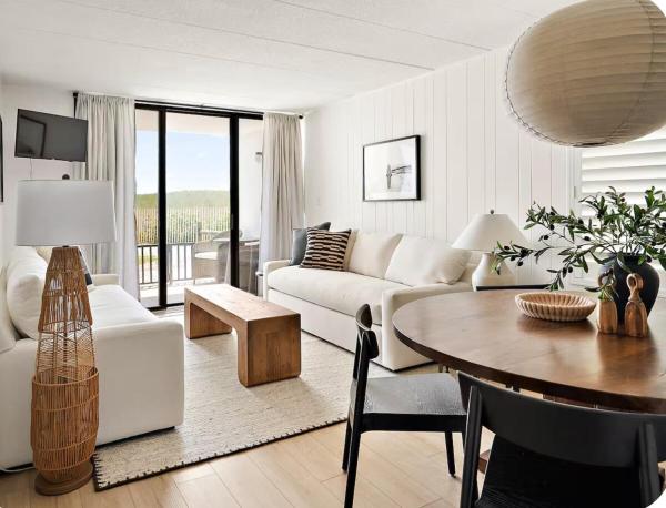 Luxury Coastal Gem Pool View - Santa Monica, CA