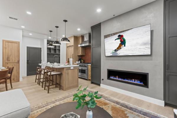 Lift Lodge 103 Walk To Ski Lift Elevator Access On Main St Hot Tub Parking Views Llc-103 By Kbm - Park City, UT