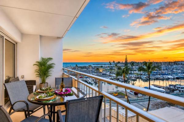 New Ilikai Suites Ocean View Studio With Complimentary Rental Car Included With 6 Nights Ilk-437 By Kbm - Honolulu