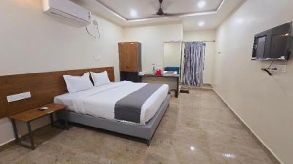 Hotel Vaamana Stays - Tirupati