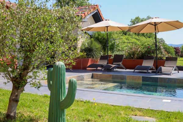 Villa 5 Chambres Avec Piscine, Jacuzzi, Terrain. - Ambérieu-en-Bugey