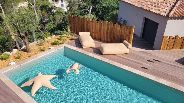 Les Champs Gallone Suites Avec Jacuzzi Privatif - Lourmarin