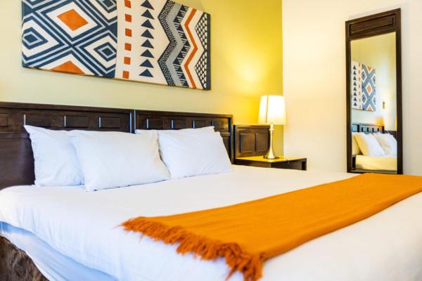 Swiss Grand Villa Dha Near Raya & Airport - Lahore