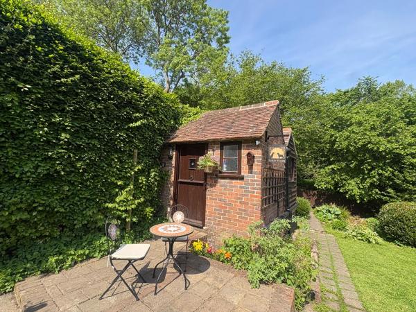 Little Vine Cottage In The Grounds Of Leeds Castle - Kent