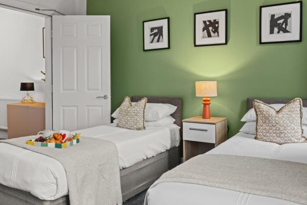 Cheadle L 2-bed Flat L Near Airport & Christie - Stockport