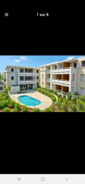 T2-terrasse-piscine-snack-bar - Cuges-les-Pins