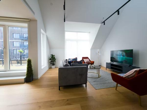 Stylish Riverside Duplex W Balcony - Pass The Keys - Woolwich