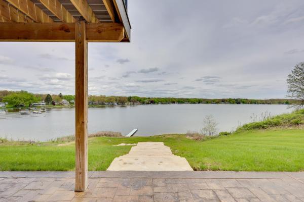 Dock + Patio! Waterfront Home On Wolf Lake - Michigan International Speedway