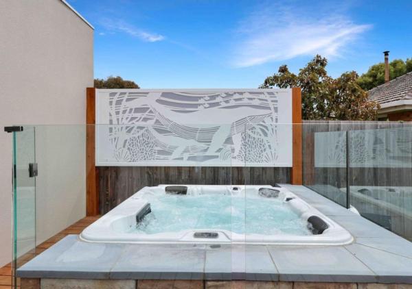 Og Spa Retreat- 3 Bedroom, Spa, Central, Aircon - Ocean Grove