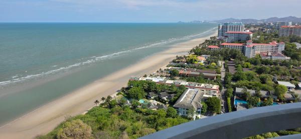 Vip Condominium Goldeneye With Top View - Cha-am