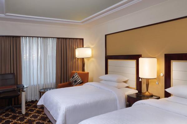 Sheraton Grand Pune Bund Garden Hotel - Pune