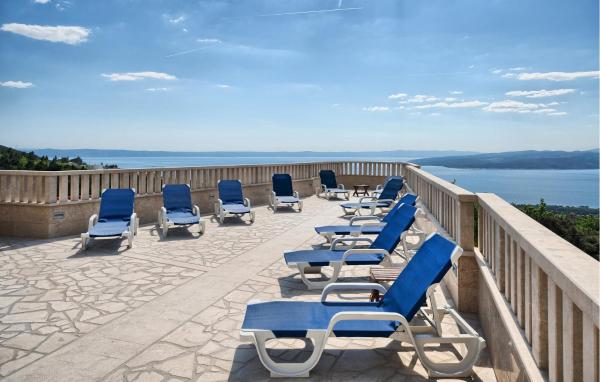 1 Bedroom Awesome Apartment In Bast - Brela