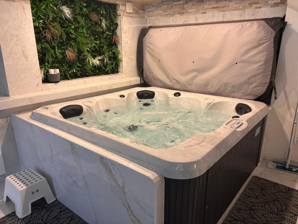 Spa Jacuzzi Moon White - Roissy-en-France