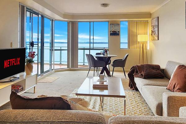 Toukley Waterfront Apartment With Balcony - Outdoor Pool - Secure Parking - Wi-fi - By Happyhosts - Budgewoi