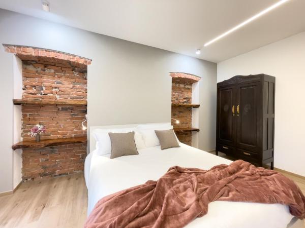 Bastansa - Casa Grande Con Giardino A Novello - Barolo