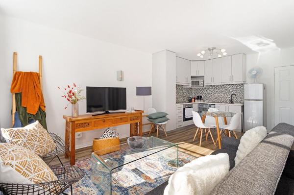Cozy And Bright City Apartment - Camps Bay