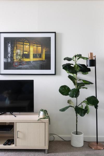 Chic 1br Retreat Heart Of City Pool&gym Views - Spring Hill