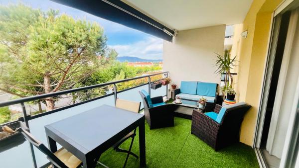 Charmant 2 Pièces Avec Terrasse - Fréjus
