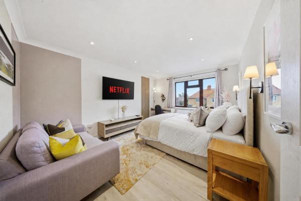 Contractor's Choice - Sleeps 4 - Parking - Esher - Epsom