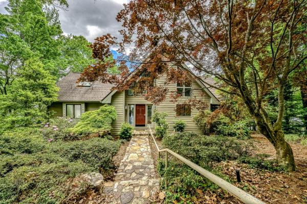 Our Point Of View - Lakefront Home With Hot Tub, Pool Table, Dock - Dog-friendly - Leesville Lake, Gretna