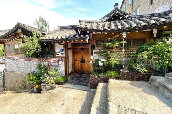 Beautiful Hanok House In City Center - Seul