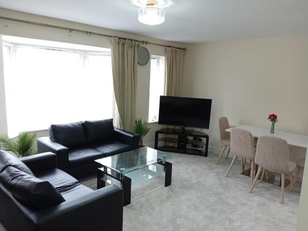 2 Bedrooms Flat In Surrey, 30 Min To London - Woking