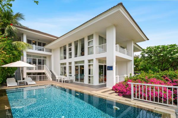 Beach Access Luxury 5br Villa Private Pool Near My Khe Beach, Premier Village - Da Nang, Province, Vietnam