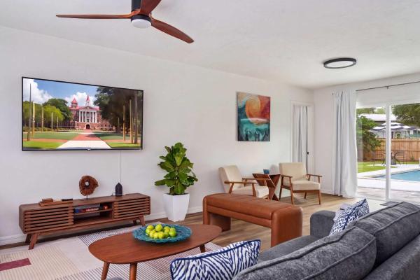 The Monterey - Private Pool , Grill , 4 King Beds - Gainesville, FL