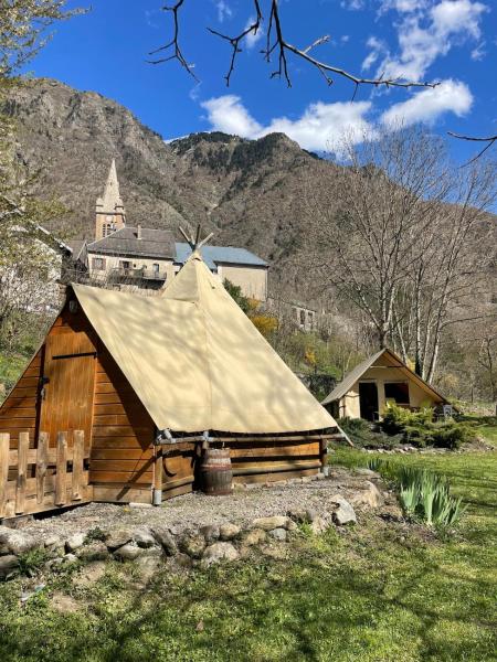 Tente Pour 2 Personnes En Pleine Nature - Isère