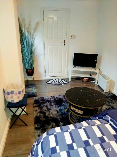 17 Southview Avenue, Tilbury, Rm18 7sa - Dartford