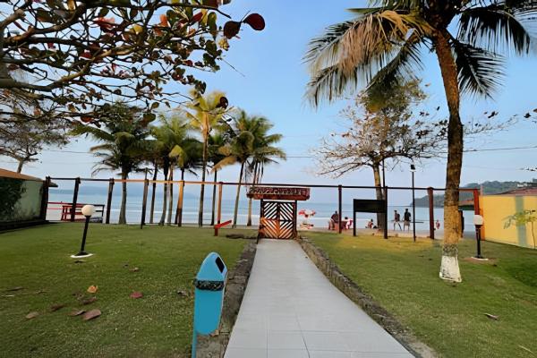 Pé Na Areia Praia Das Toninhas, C/ Ar E No Térreo - Ubatuba