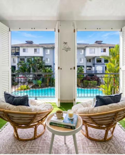 Luxury 2bed 2bath Poolview Apartment With Lift And 4pools - Cairns