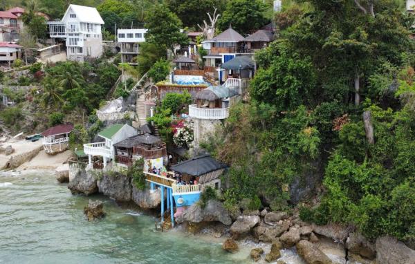 Cliff Cabanas By Hiverooms - Catmon