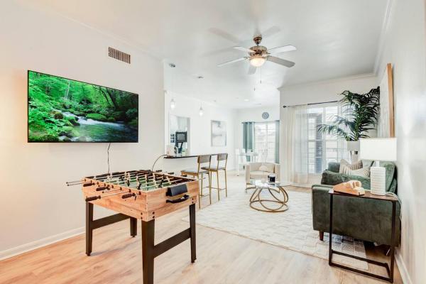 Family Retreat 2bd/2ba | Pool |Tmc & Nrg| Sleeps 8 - Houston, TX