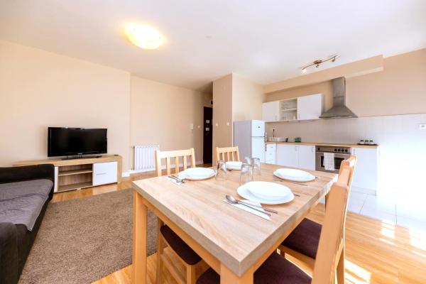 Prime Stay - Bright 2 Bedroom Family Apartment With Free Parking - Budapest
